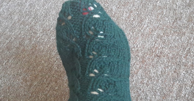 Anything Creative: Lace leaf Pattern Sock