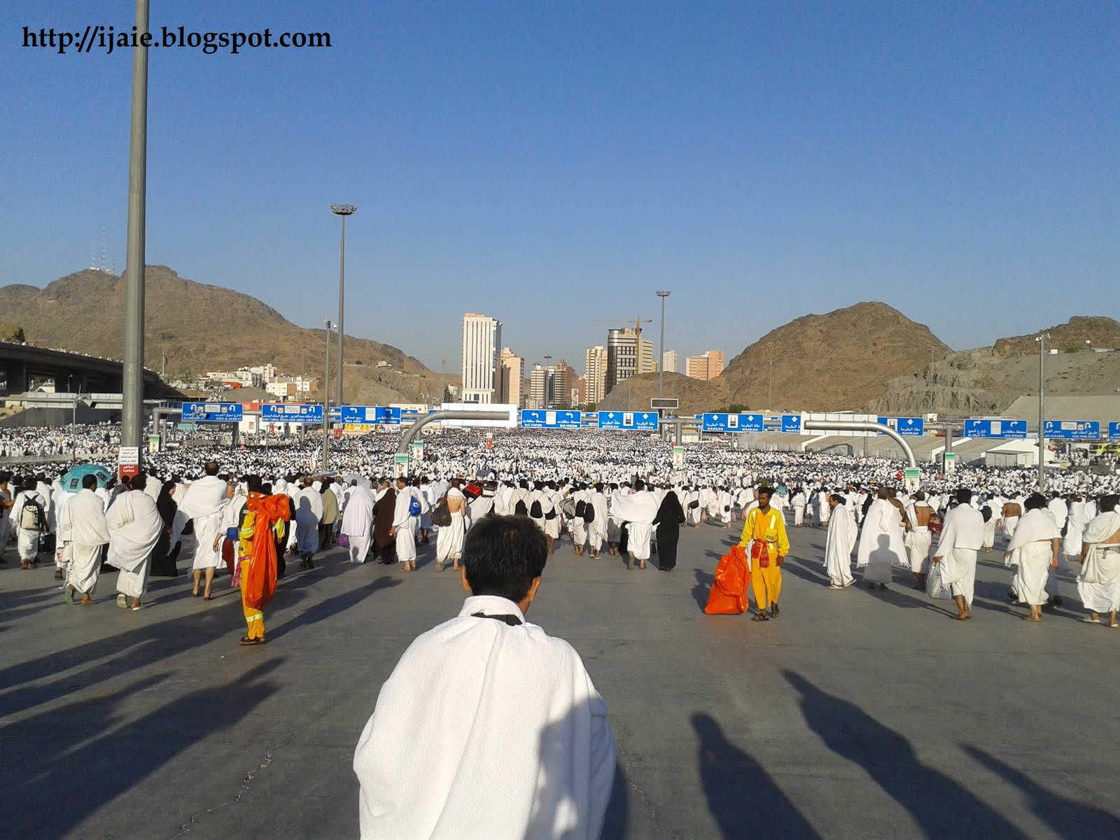 IjA Rania Farhan Danial: Day 14- (6 November 2011) Part 1 - Melontar ...