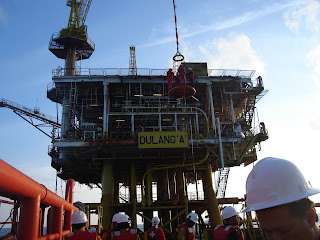 DUNIA ITU INDAH