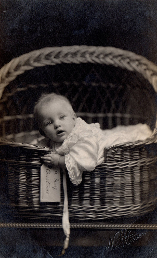 41 Vintage Photos That Capture Lovely Moments of Babies From Their ...