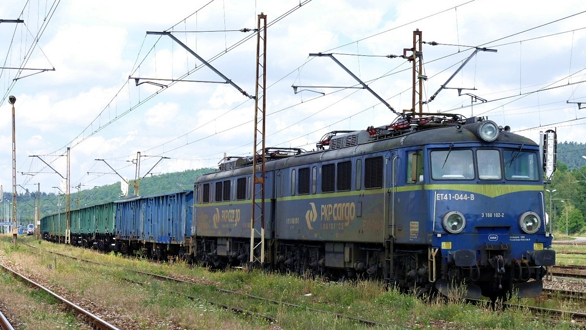 ET41-044 z transportem węgla z Bogdanki dla elektrowni w Połańcu ...