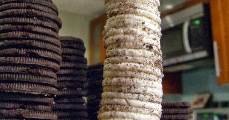 NWK to MIA: Study Says That Oreos Are As Addicting As Cocaine