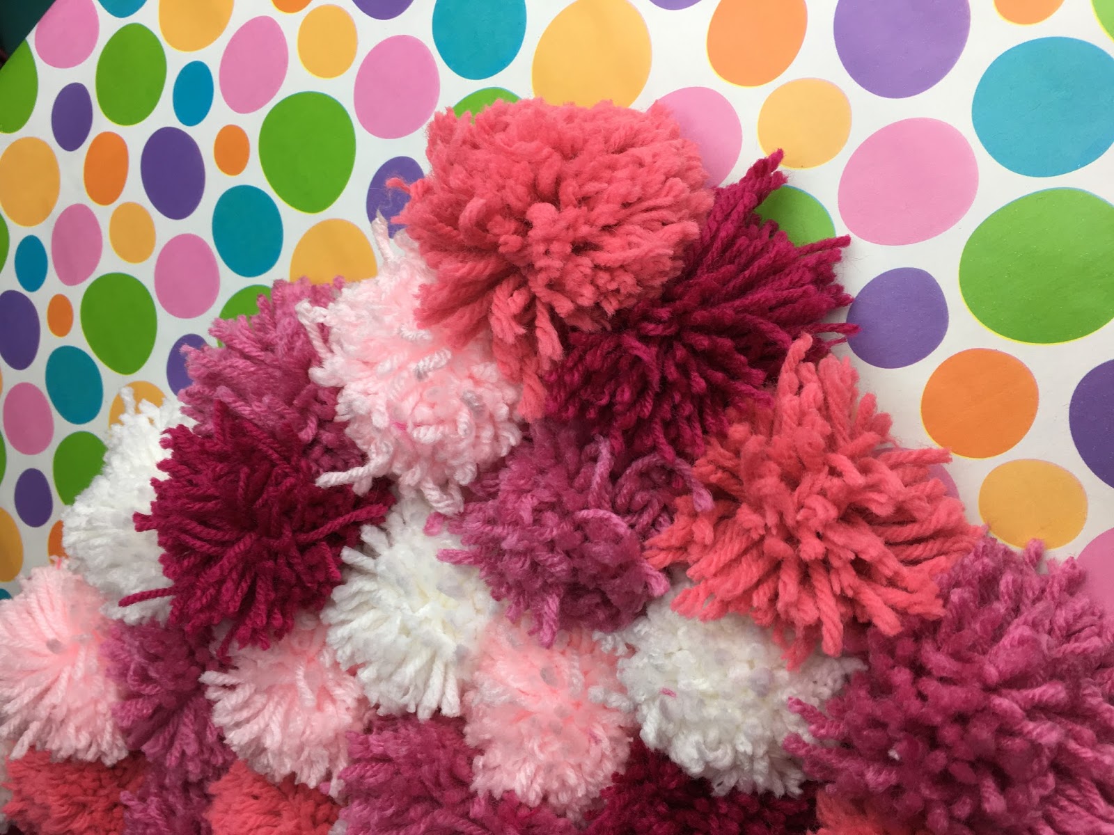 Vintage Andy - "Adventures of A Vintage Vixen!": DIY Pom Pom Rug