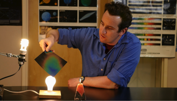 Lincoln Physics: 10 Cool Demos with a Liquid Crystal Sheet