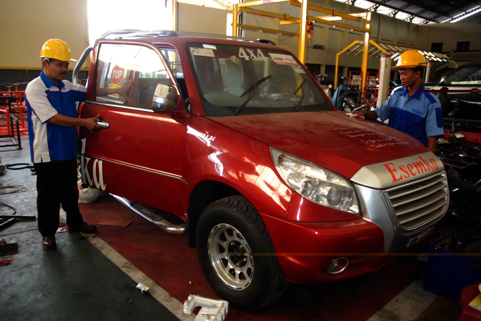 Di Malang, SMK Singosari Rakit Esemka Rajawali - Batikimono