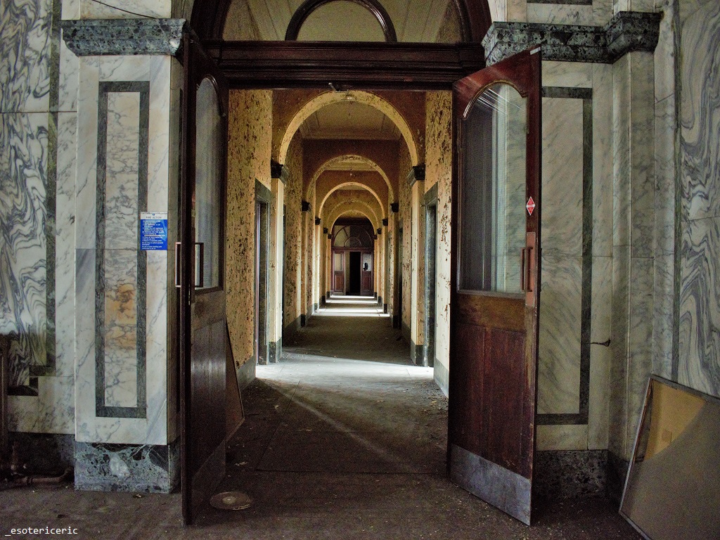 Esoteric Eric: In Accordance with Ordinance : Vickers Building ...