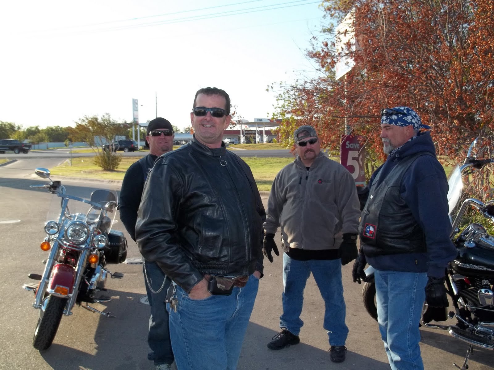 USHELLIT PEA SHELLERS AND PECAN NUT CRACKERS