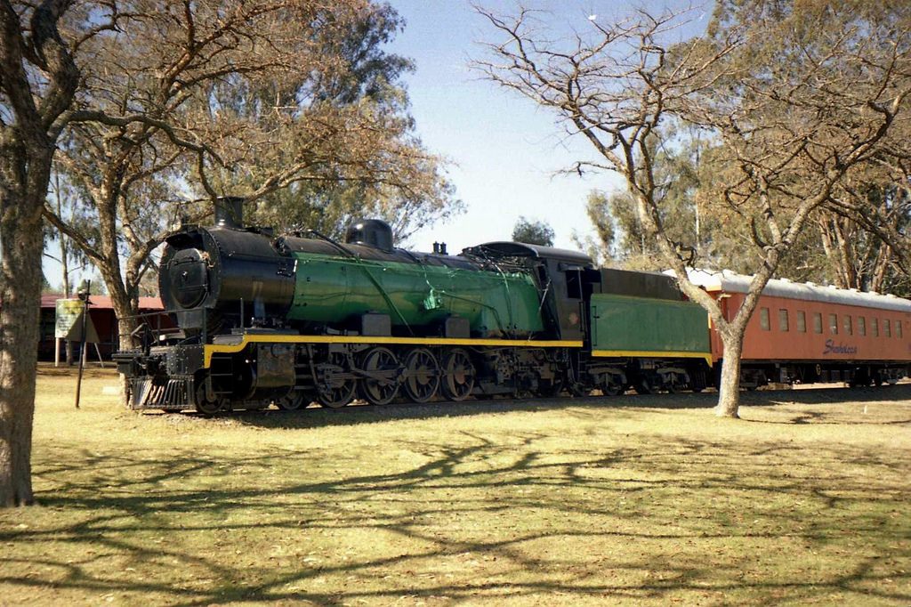 old STEAM LOCOMOTIVES in South Africa: ex SAR class 14R loco at Talana ...