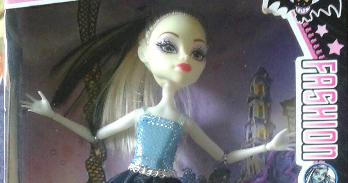 Jamie's Toy Blog: Bootleg Monster High doll - Fashion Girl