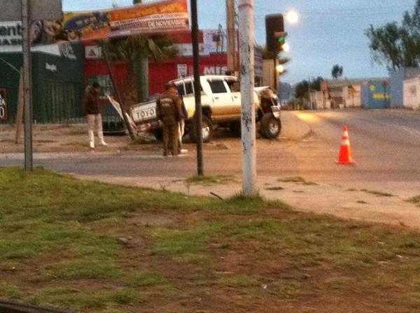 Maquina de Tur Bus queda incrustada en oficinas de empresa de Gas en ...