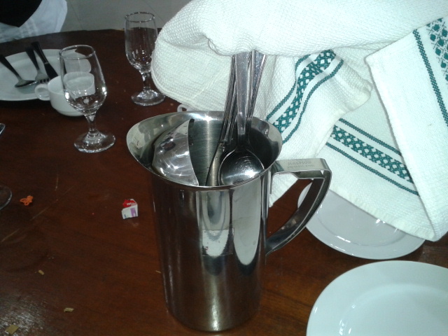 Banquet Coordinator: HOW TO WIPE CUTLERY