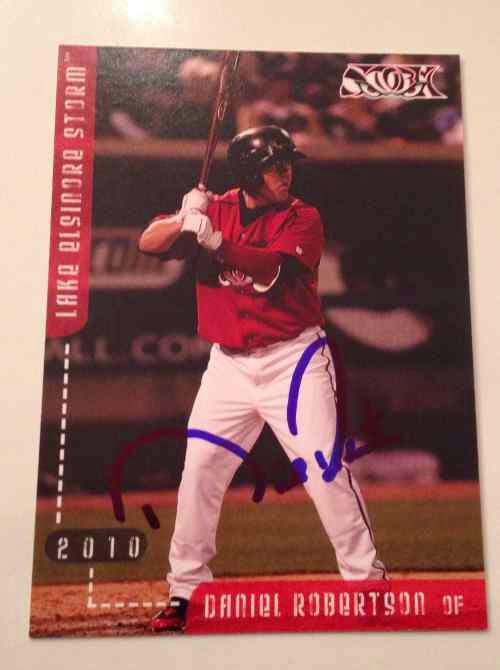 Card Buzz: Featured autograph - Daniel Robertson I