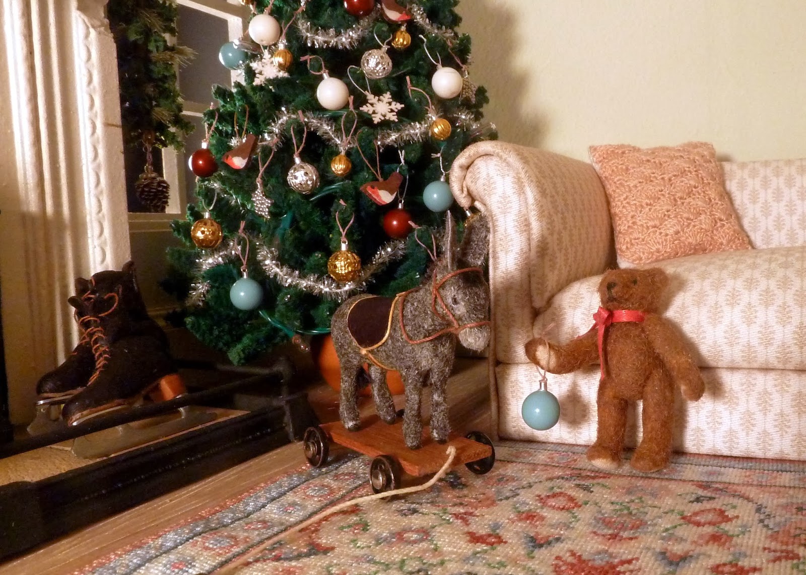 Amber's House: Happy Miniature Christmas!