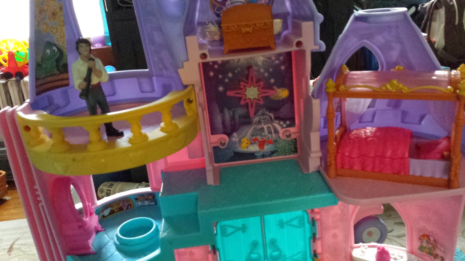 Munchkin and Bean: The Little Mermaid Small World