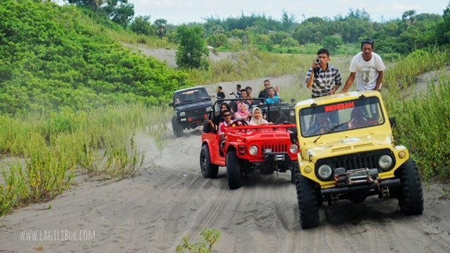 Wisata Jip Parangtritis Bantul, Sensasi Offroad di Medan Gumuk Pasir ...