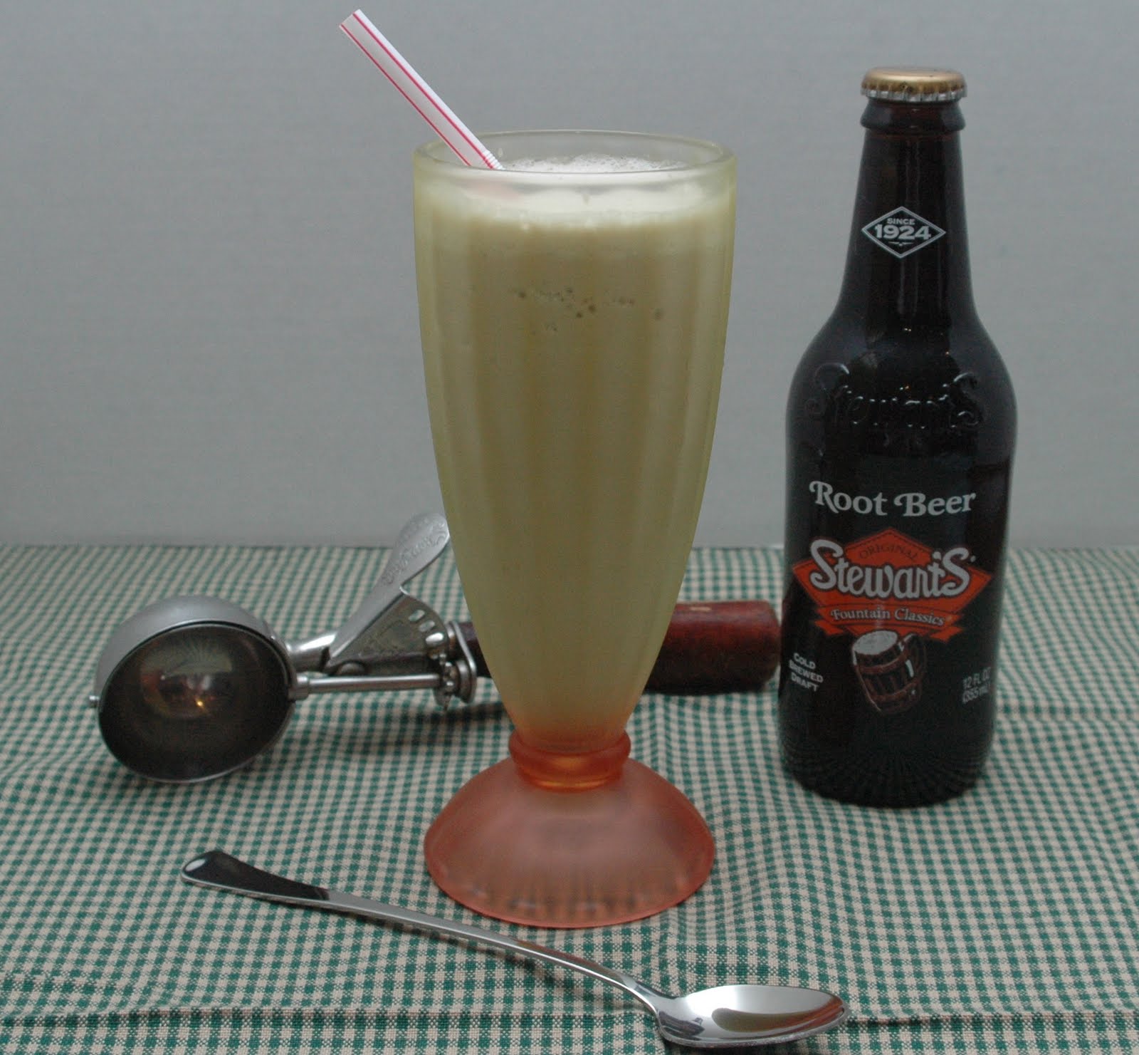 There's a Dad in the Kitchen!: Refreshing Summer Beverages