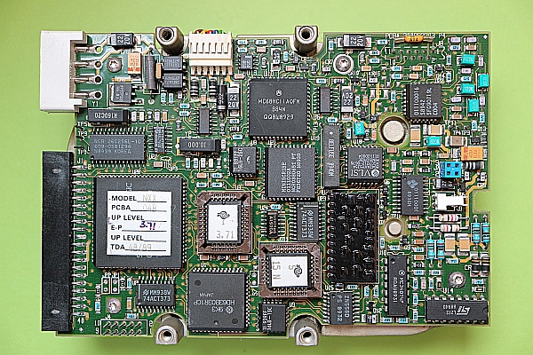 BugWorkShop - 甲蟲工作室: MiniScribe 8051A 42MB 硬碟機（Hard Disk Drive）電子部分拆解（二）