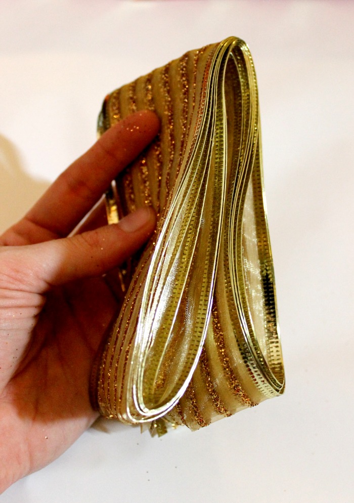 fancy christmas bow tutorials{from miss lovie}