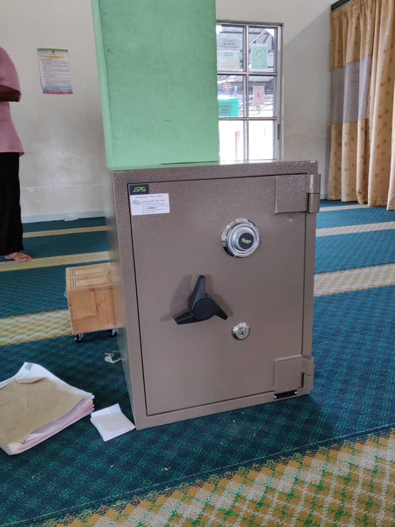 Peti Besi Keselamatan