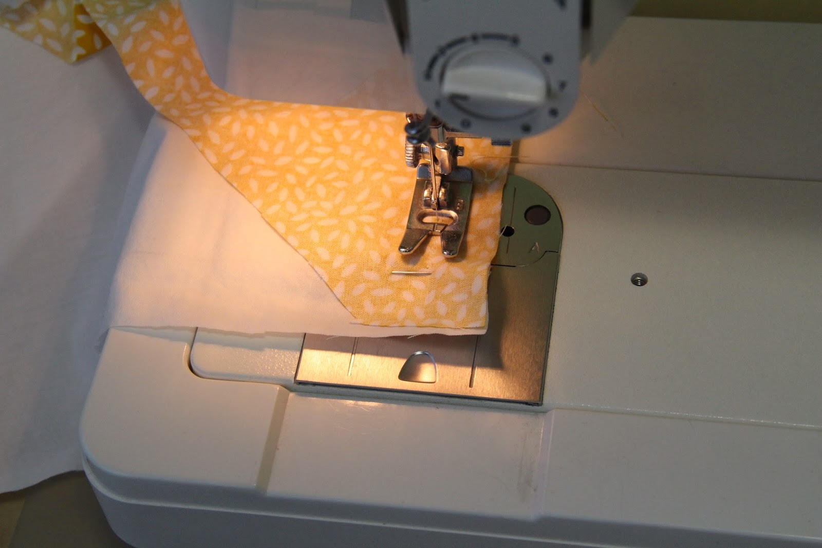 Tutorial: obroba za otroško posteljico in posteljnina