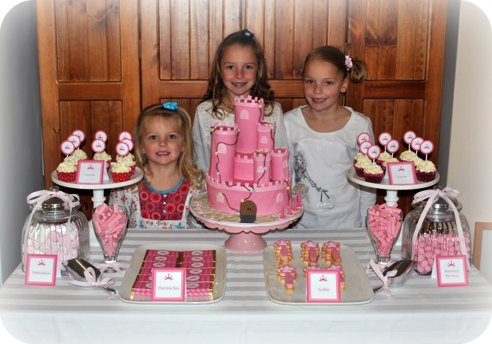 Taylor Made Baking: Maggie's 5th Birthday Princess Party!