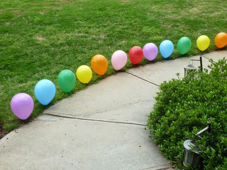 Strawberry Fizz Party Ideas: Balloon walkway