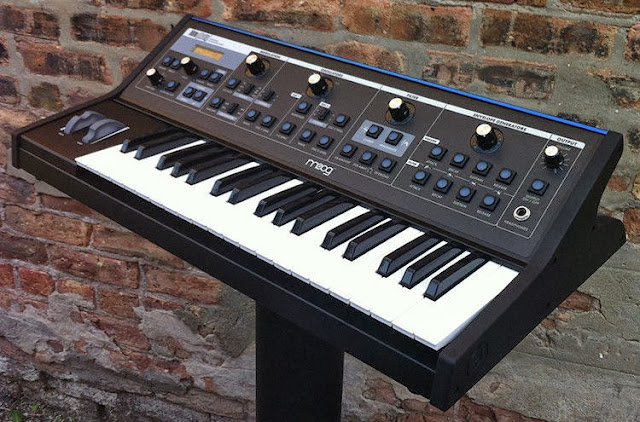 MATRIXSYNTH: Rare Limited Edition Moog Little Phatty Stage II Synth ...
