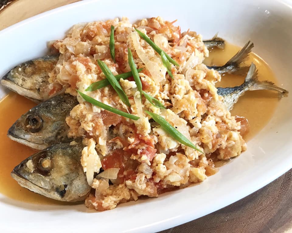 Sinigang na Isda (Sinigang na Pompano)