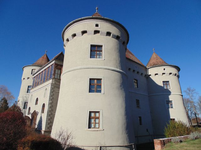 Trip to Bethlen-Haller Castle (Cetatea de Balta, Jidvei), Romania ...