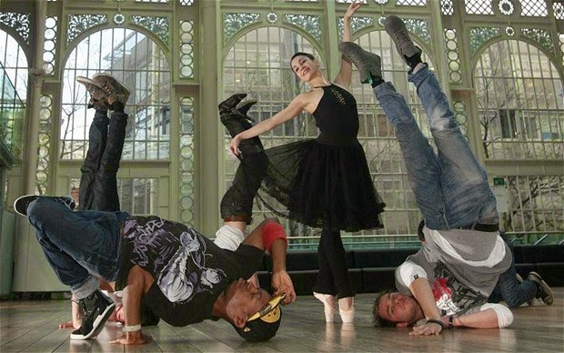 Smart Dancers: The Not-So-Obvious Differences Between Hip-Hop and Ballet