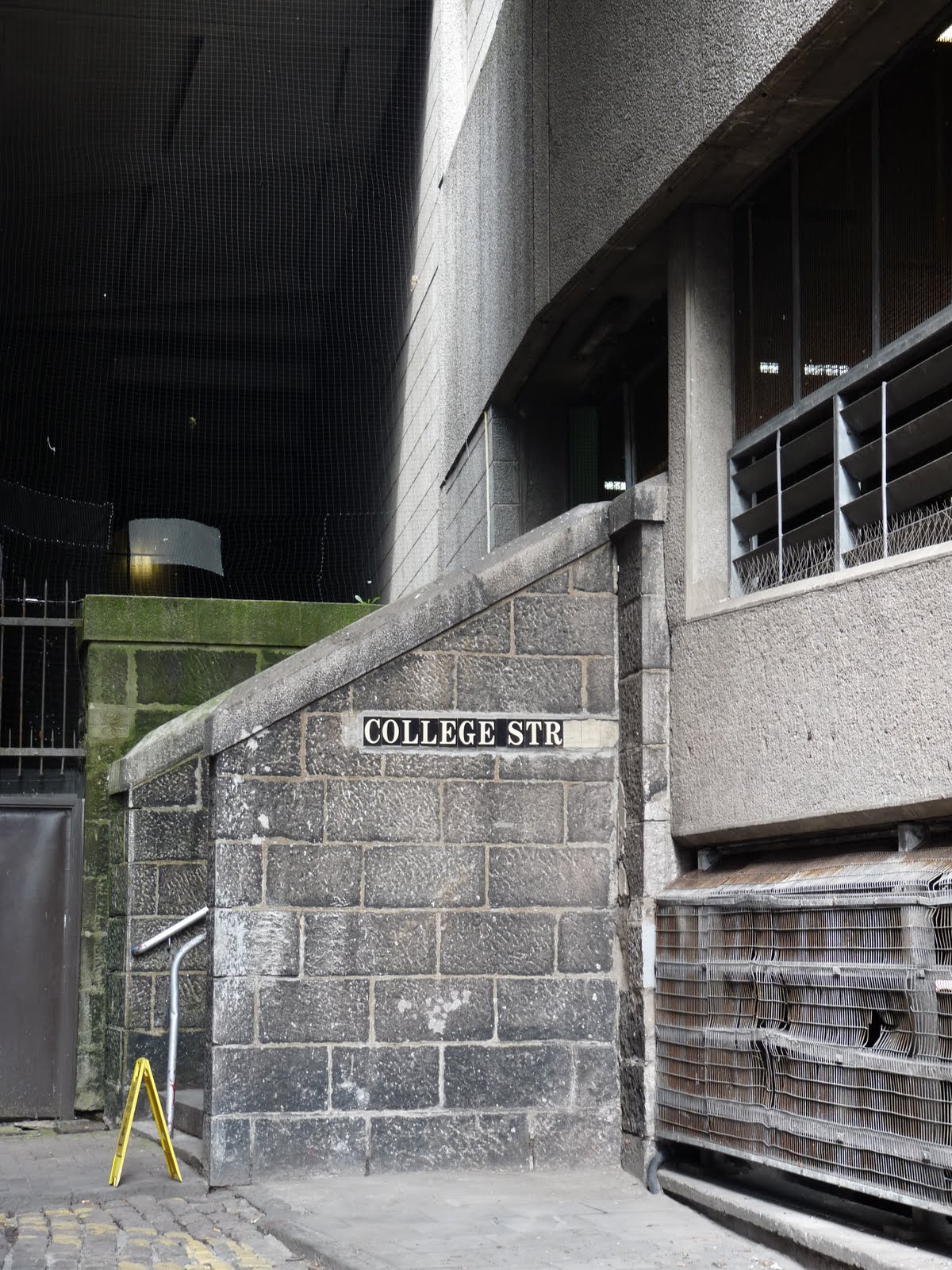 The History Quine: Bridge over troubled waters...