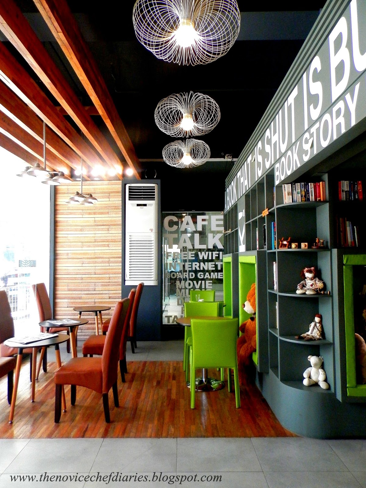 The Novice Chef Diaries: A Book Story in Escario: Café Talk