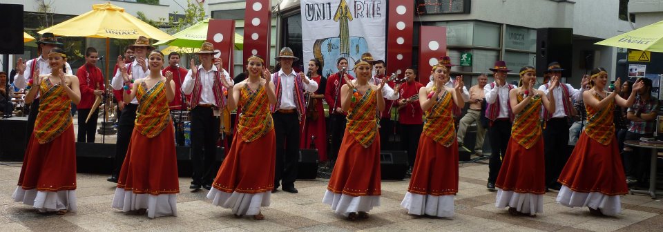 Aplausos: Bafochi se presenta en último Uniarte
