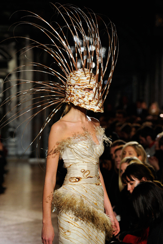 fashion heroines: INSPIRATION: SURREALISM IN FASHION NOW