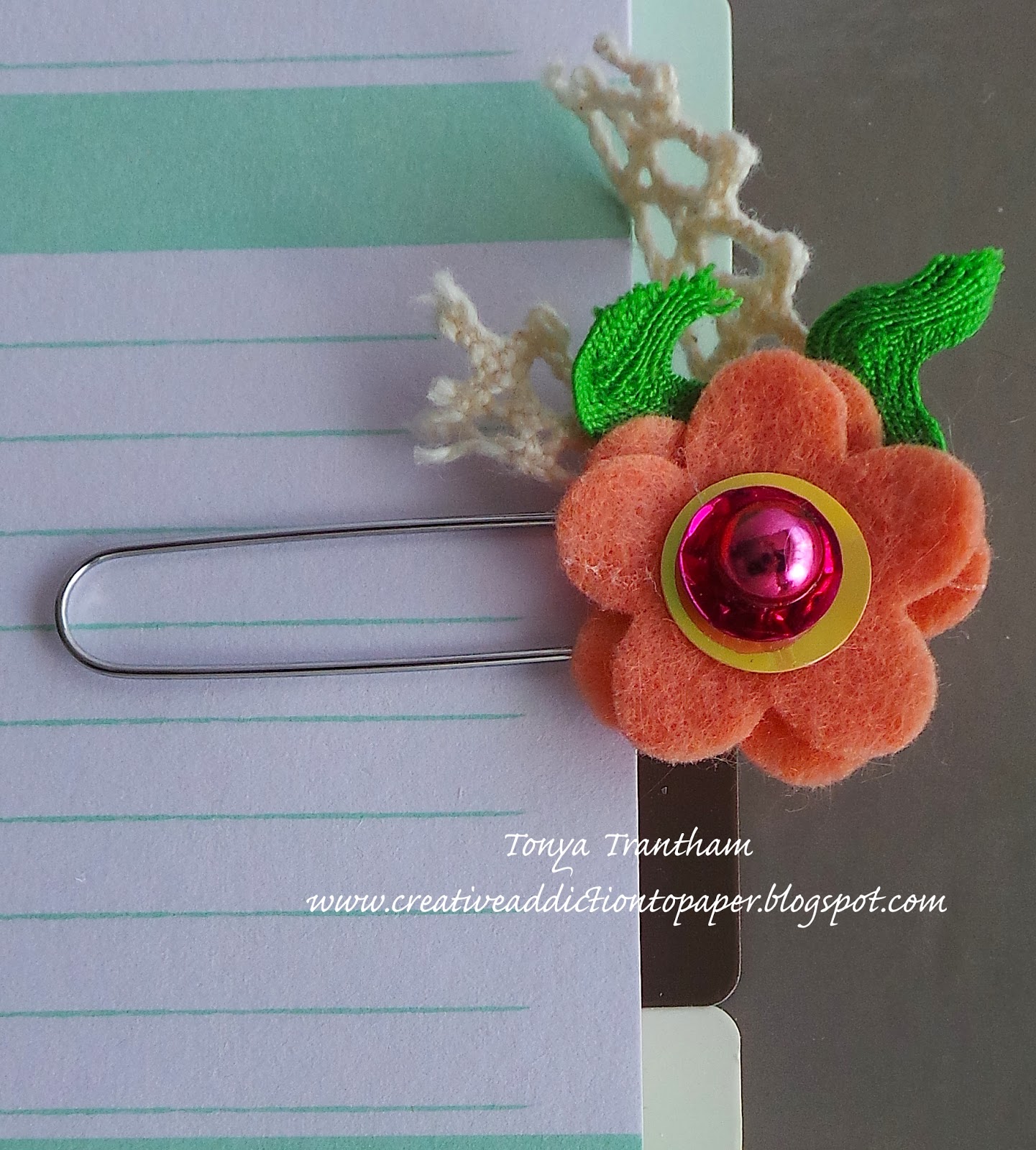 Creative Addiction to Paper: Easy Peasy Flower Planner Paper Clips