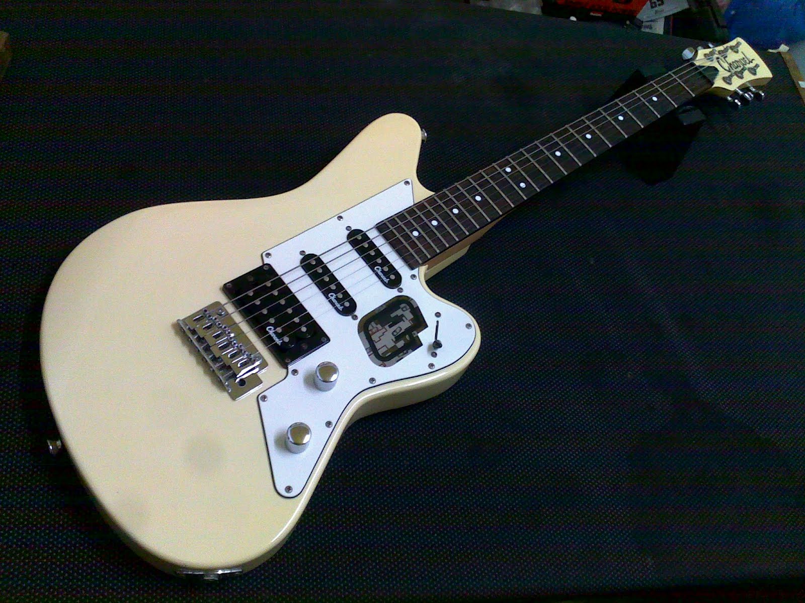 Membaiki alatan muzik : Charvel Surfcaster EC