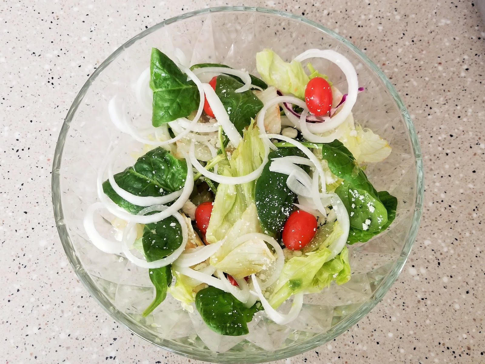 Ensalada de lechuga y espinaca - Recetas Con Sabor Latino