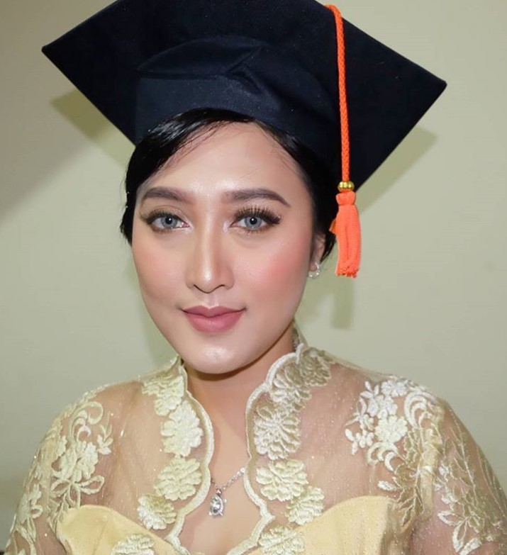 Trend Terbaru Rambut Wisuda
