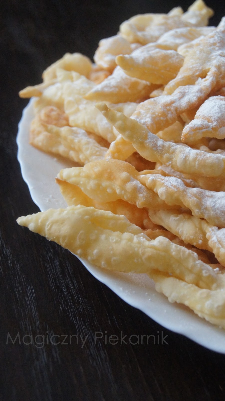 Magiczny Piekarnik: Faworki (Chrust)