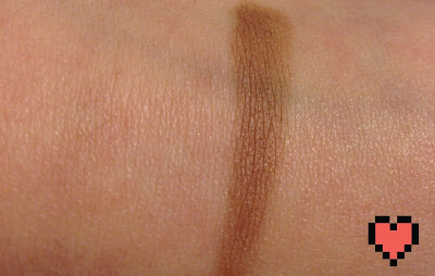 Beauty Cat Castle: Review: MAC Wedge Eyeshadow