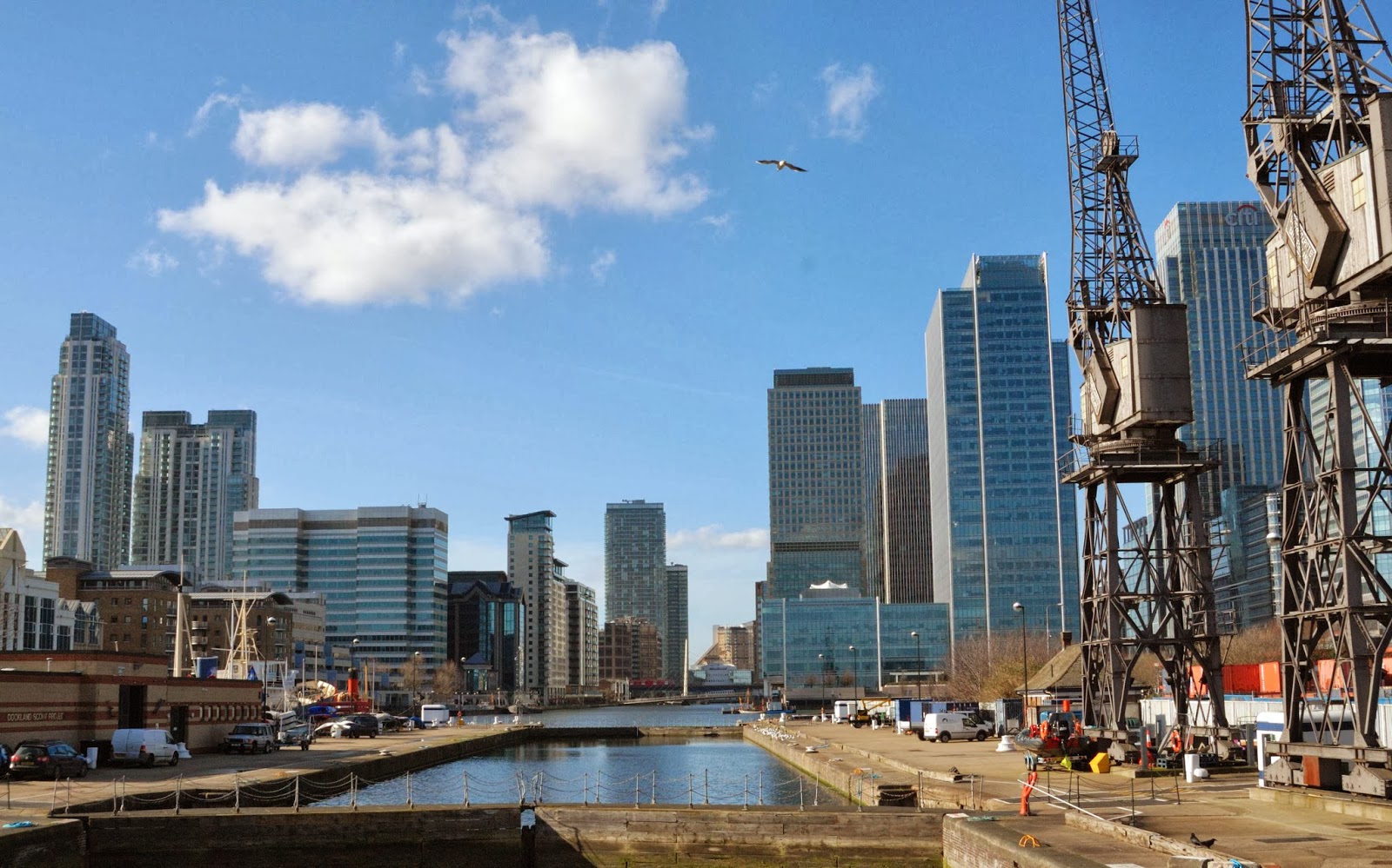 Pauline à la crème anglaise: Sunny Sunday in London's Docklands