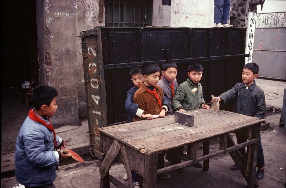 Color Photos of Daily Life in China in the 1970s ~ Vintage Everyday