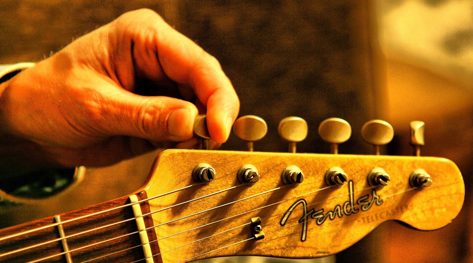 GUITAR TECH :||: Dicas Rápidas :: Atenção com a Afinação!