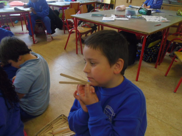 Maths Page: Looking at angles