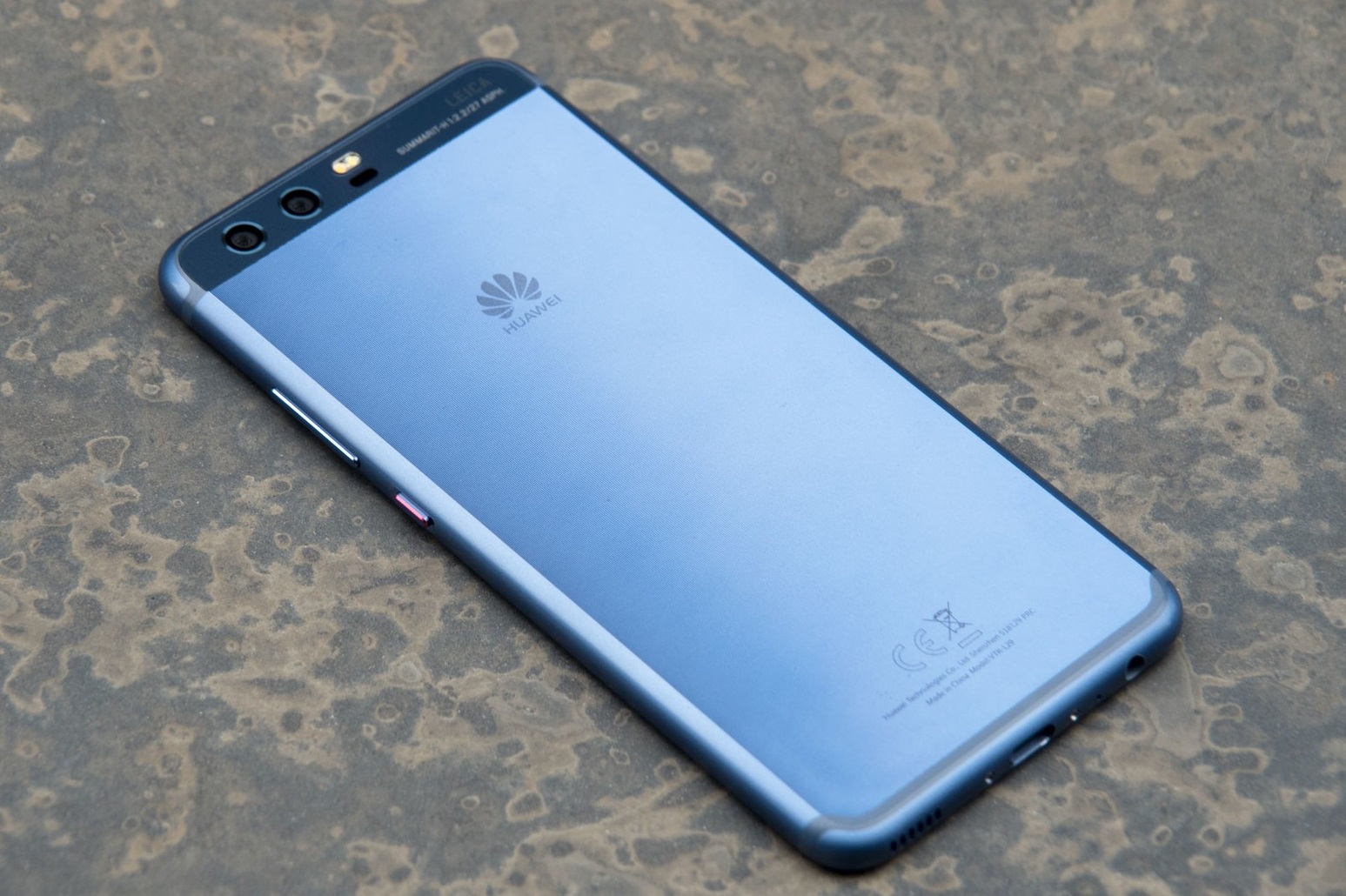 REVIEW: Hauwei P10 | The Test Pit