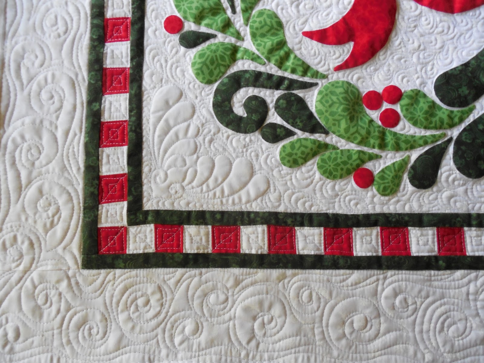 Tanderwen Quilts: Jonnie's Christmas wreath quilt