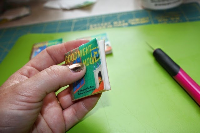 Tammy's Frosted Memories: Wafer Paper Mini Book Tutorial