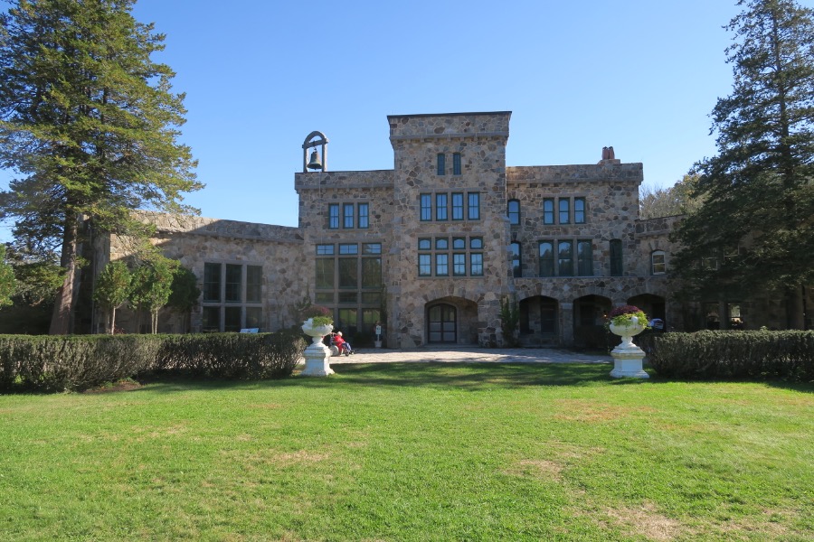 OOTD FROM THE AMES MANSION in The BOSTON AREA NEAR BORDERLINE STATE ...