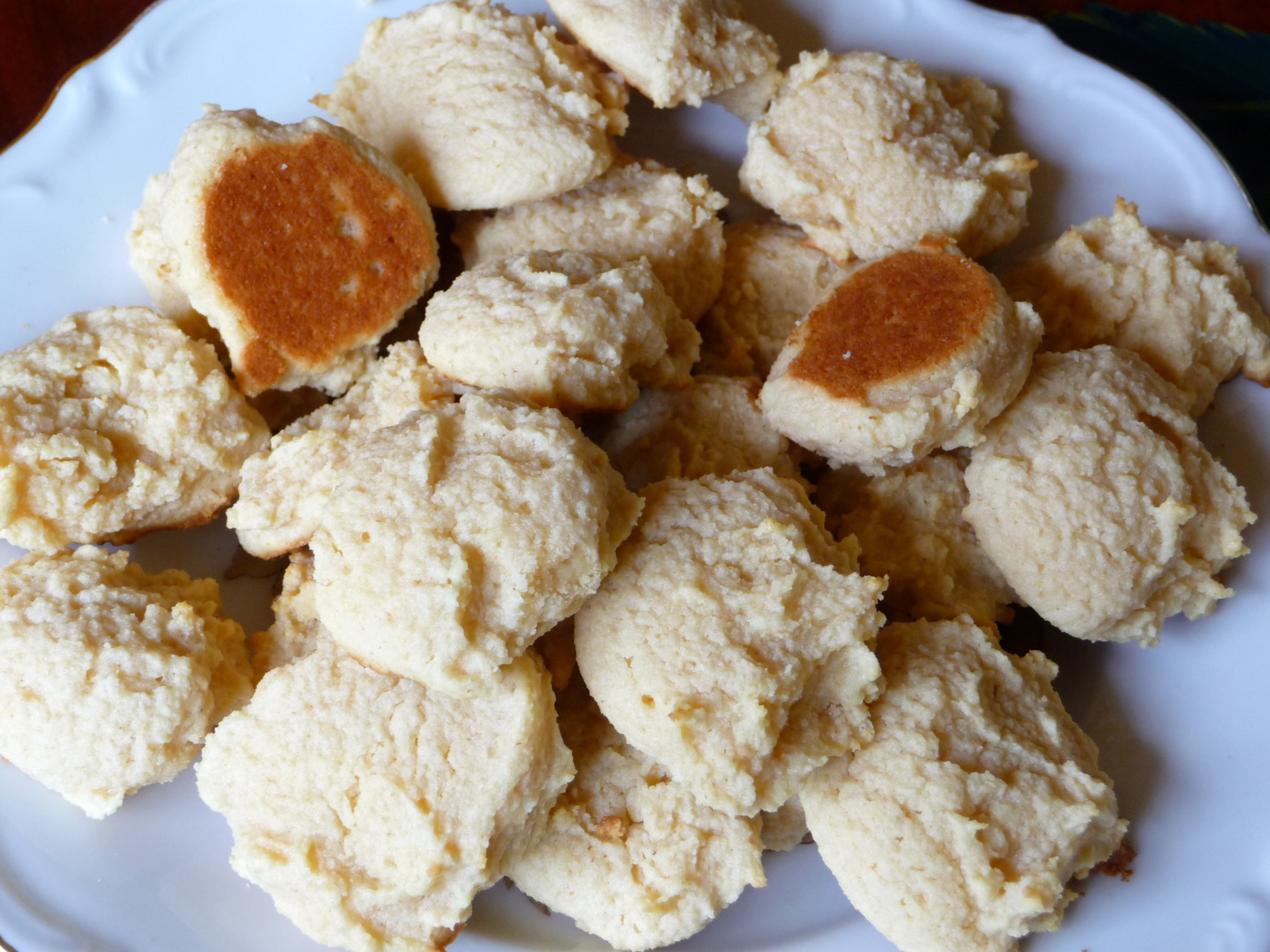 DAINTY LEMON RICOTTA COOKIES