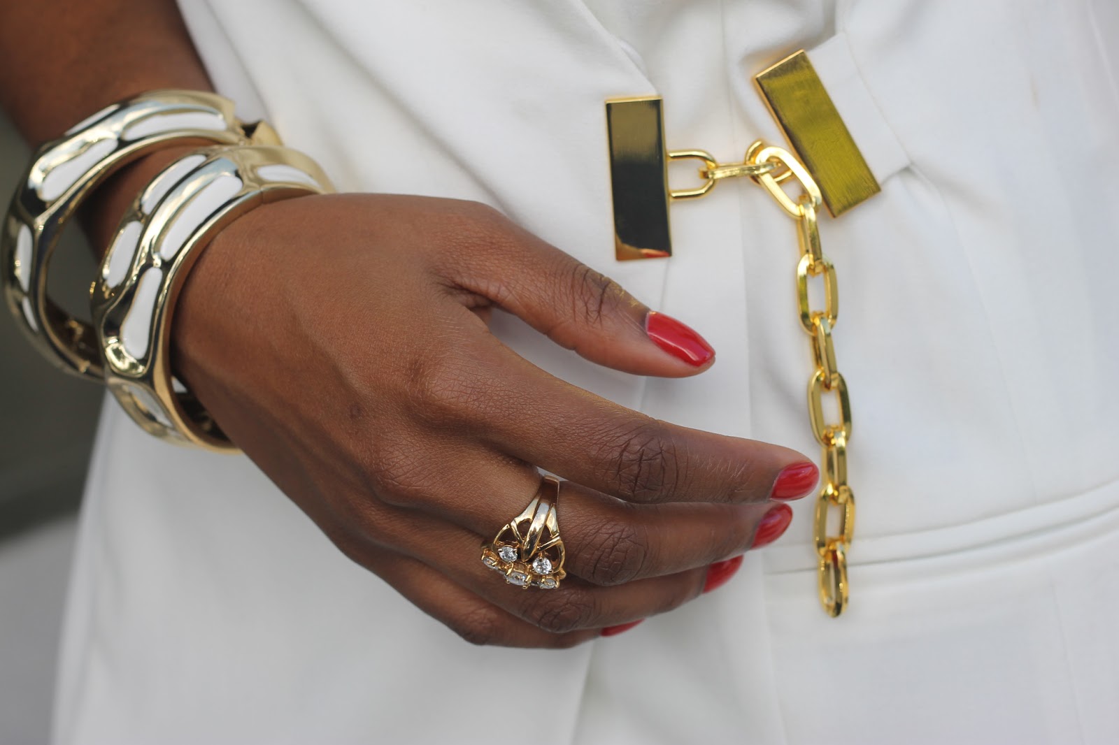 Fashion-in-Blooms: THE MIX OF WHITE AND GOLD